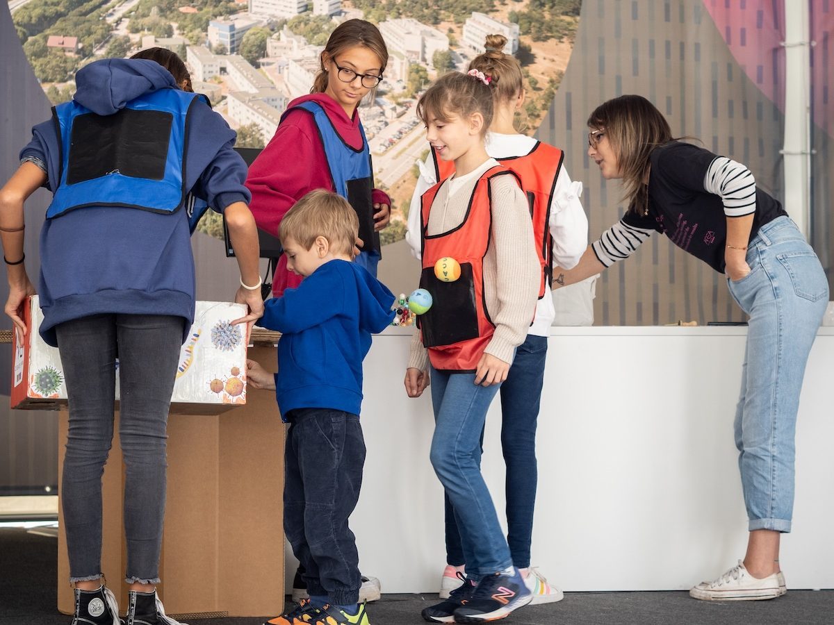 SPACE 17. LIFE INSIDE RESEARCH LABORATORIES - Trieste Next